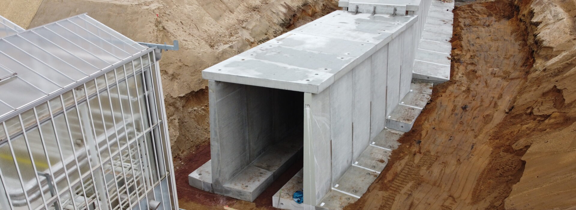 Bosch Beton - Hældning og tunnel af støttemure realiseret hos tysk avler