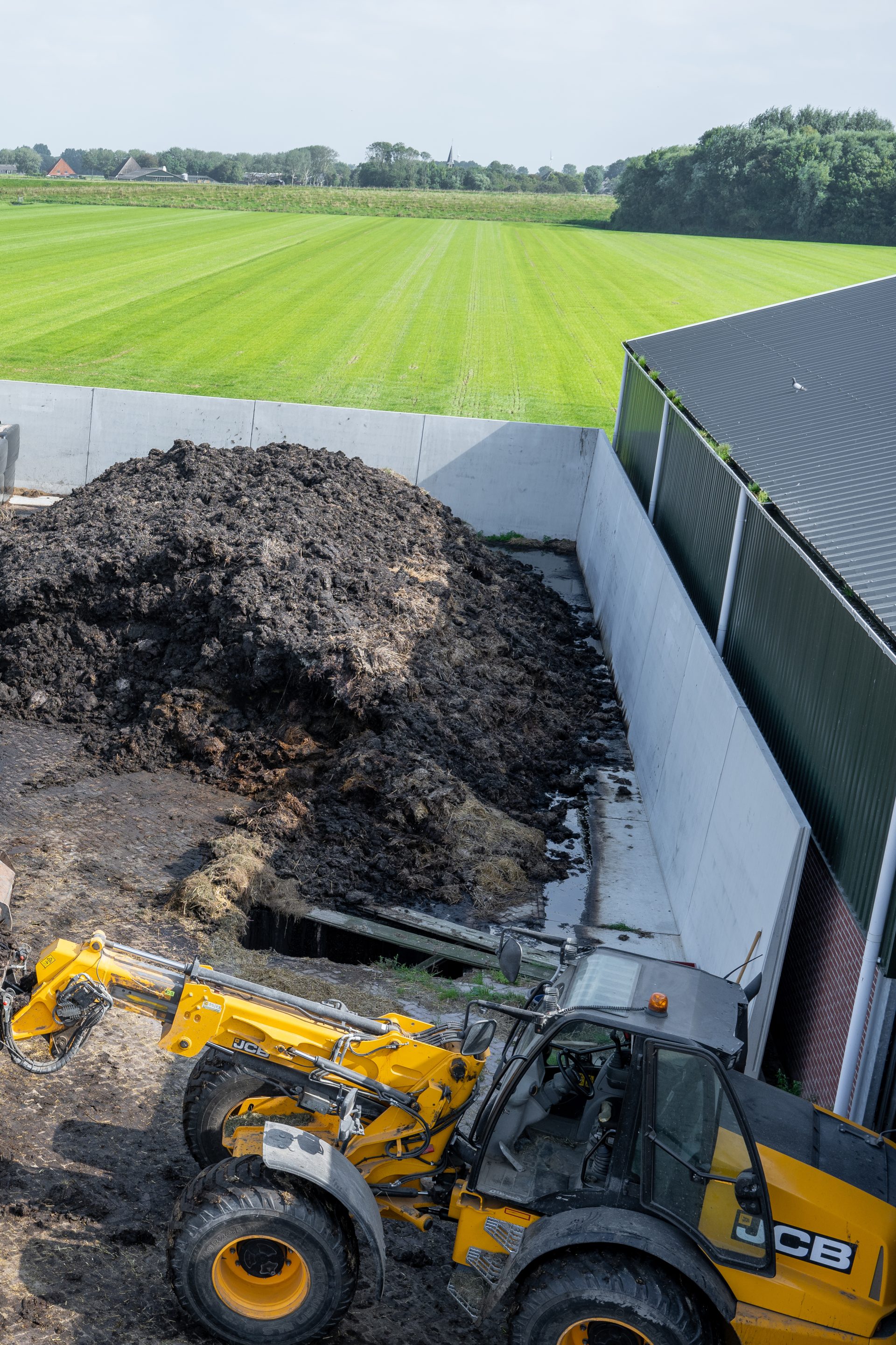 Bosch Beton - Large manure storage in Burgerbrug