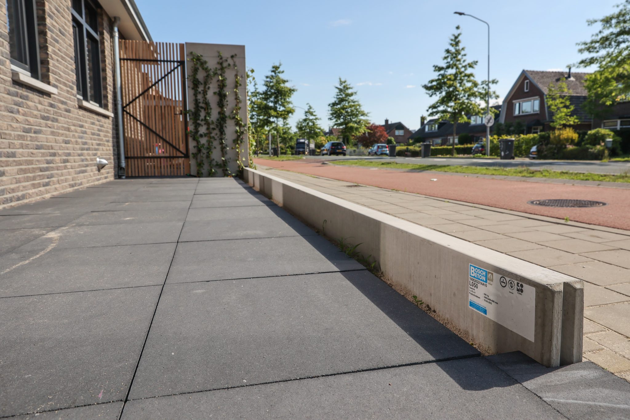 Bosch Beton - Séparation de terrains en murs de soutènement entre deux ...