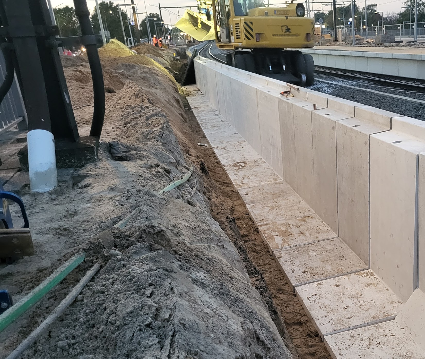 Bosch Beton - Field test with first cement-free platform walls