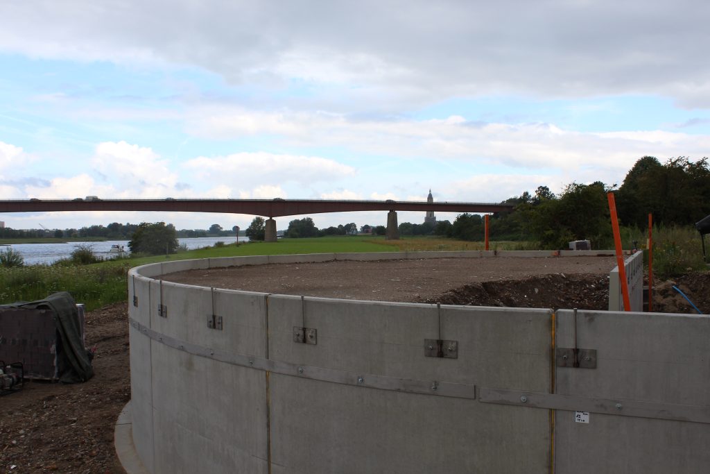 Bosch Beton - Radius retaining walls for viewpoint in Rhenen
