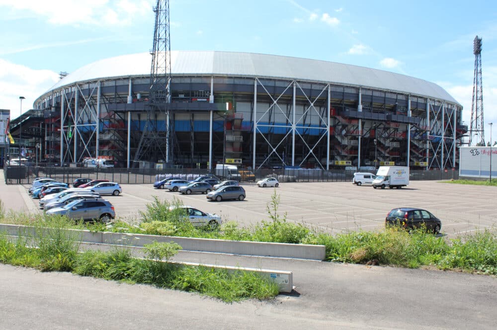 Bosch Beton - Des murs de soutènement améliorent l'accessibilité à De Kuip